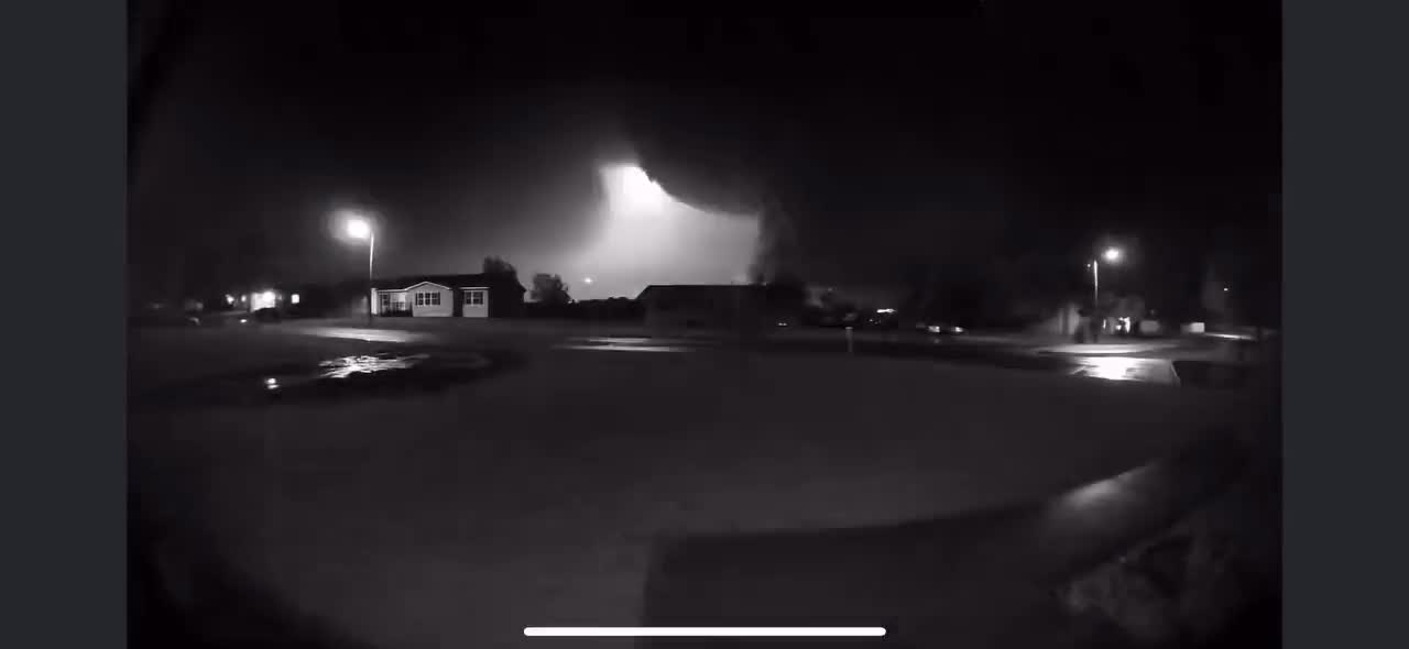 Terrifying video of the deadly Enderlin, ND tornado