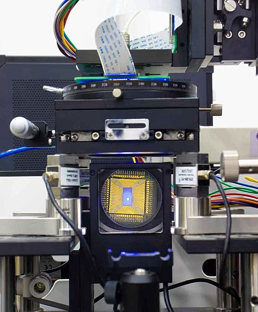 'Soft-touch' approach advances nondestructive testing for micro-LED wafers