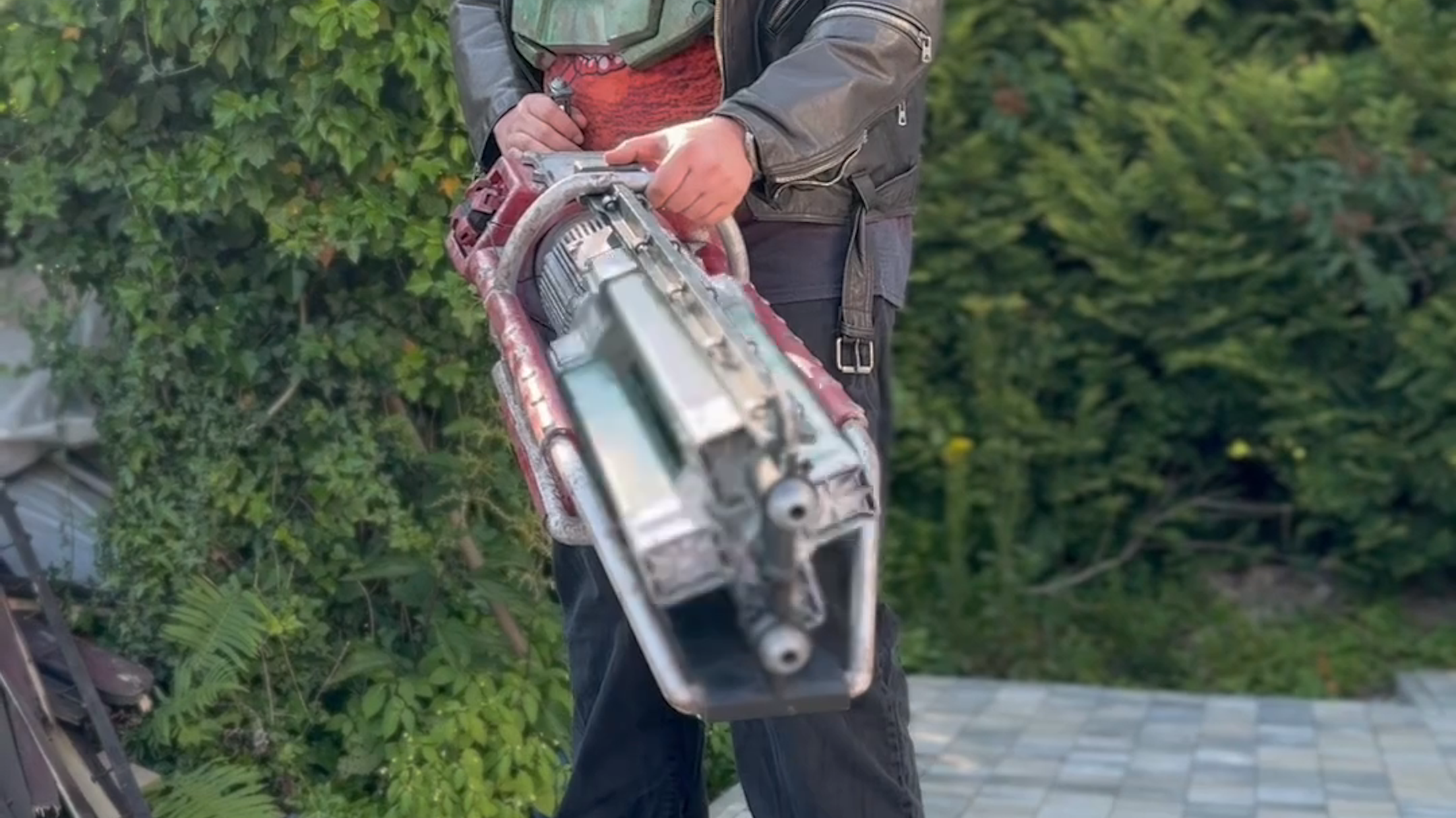 This 3D-printed Fallout gatling laser replica looks like it's straight ...