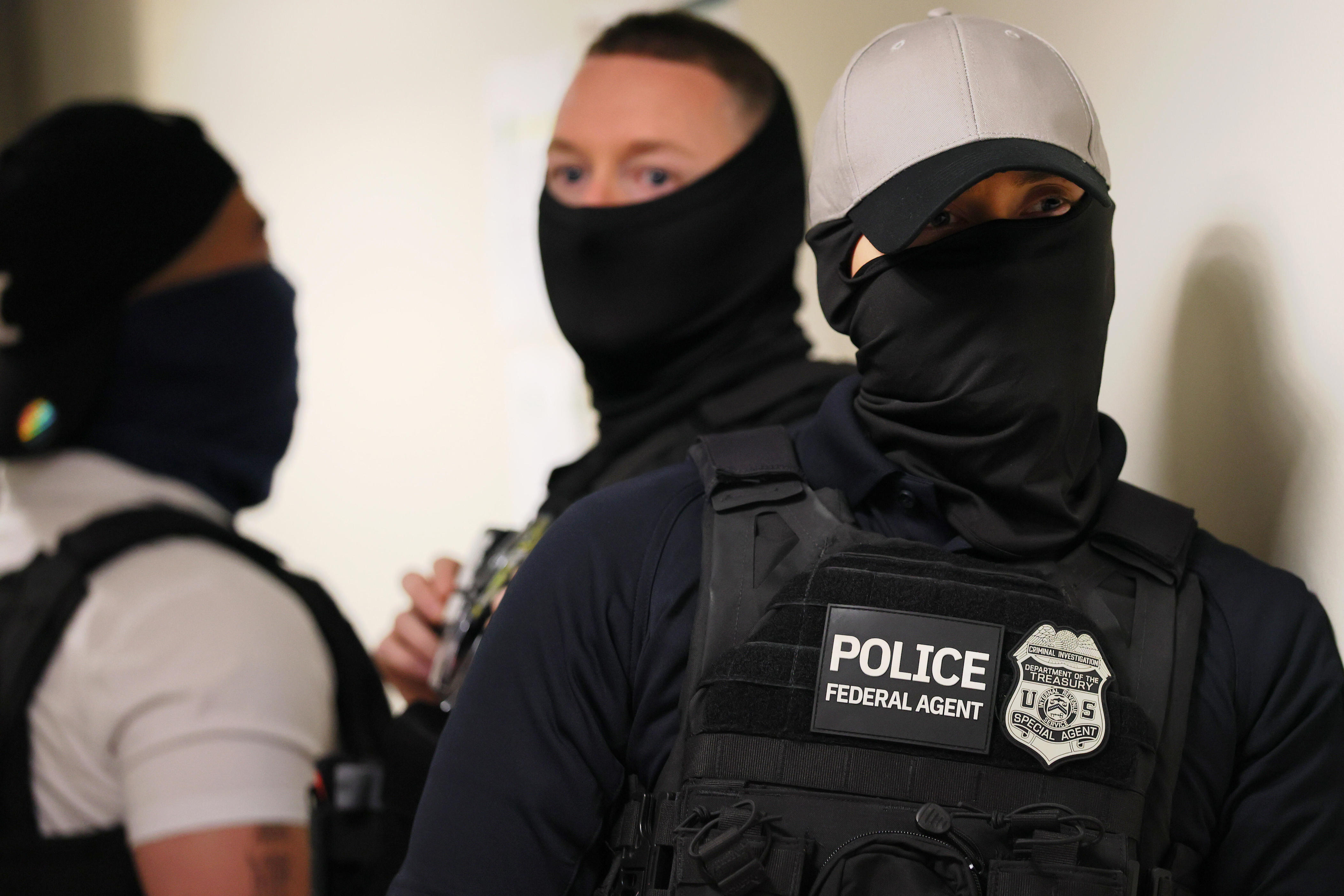L.A. Leaders Call for Ban on Masked Federal Agents