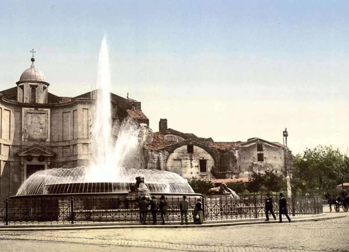 20 Vintage Photos of Ruins Before Tourism (1800s-1900s)