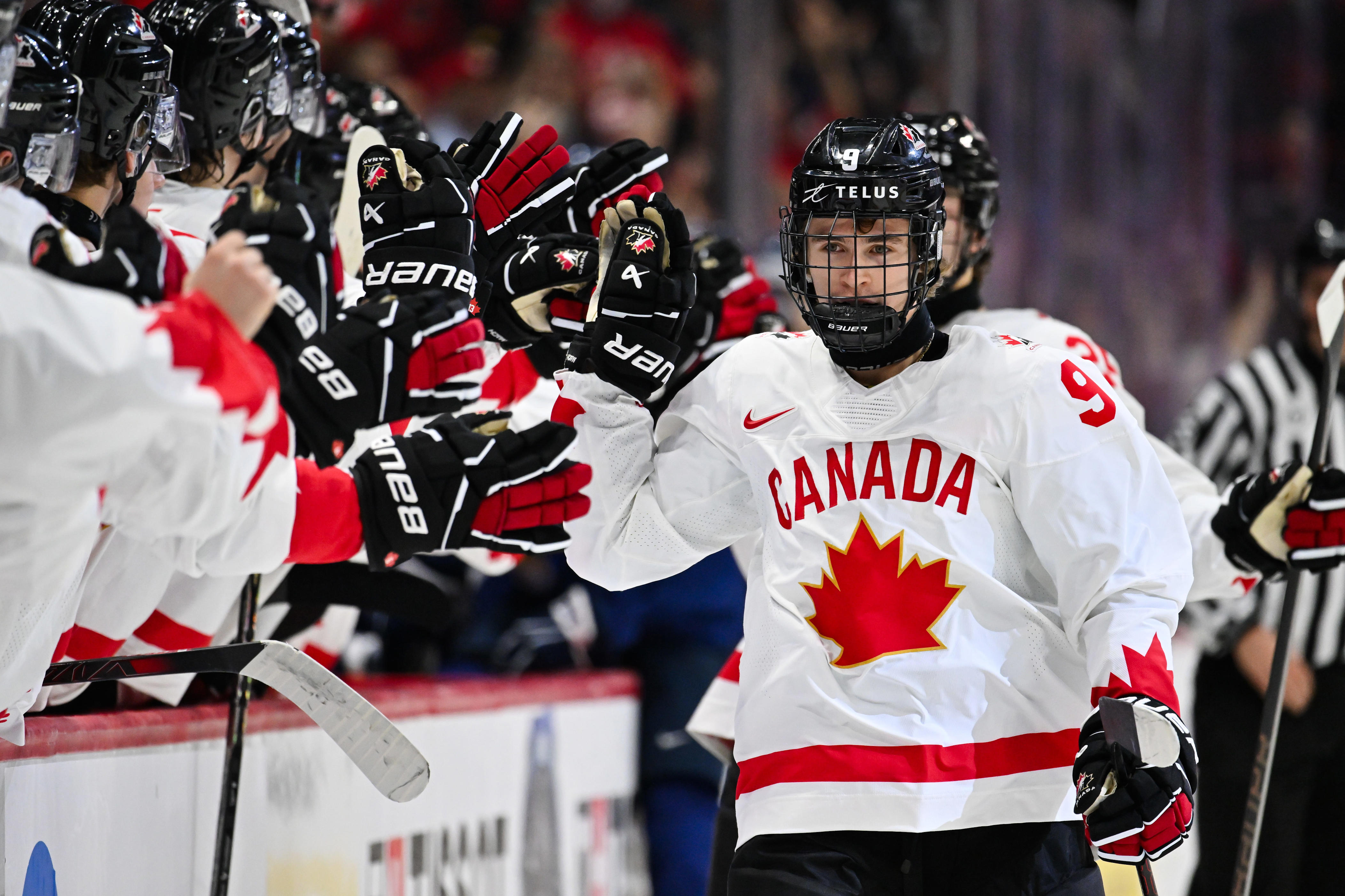 Report: Penn State to beat out MSU hockey for superstar prospect Gavin ...