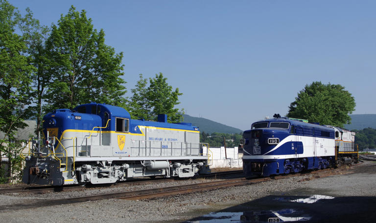Genesee Valley Transportation unveils repainted RS3, announces PA plans