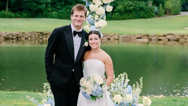 Patriots QB Drake Maye weds longtime girlfriend
