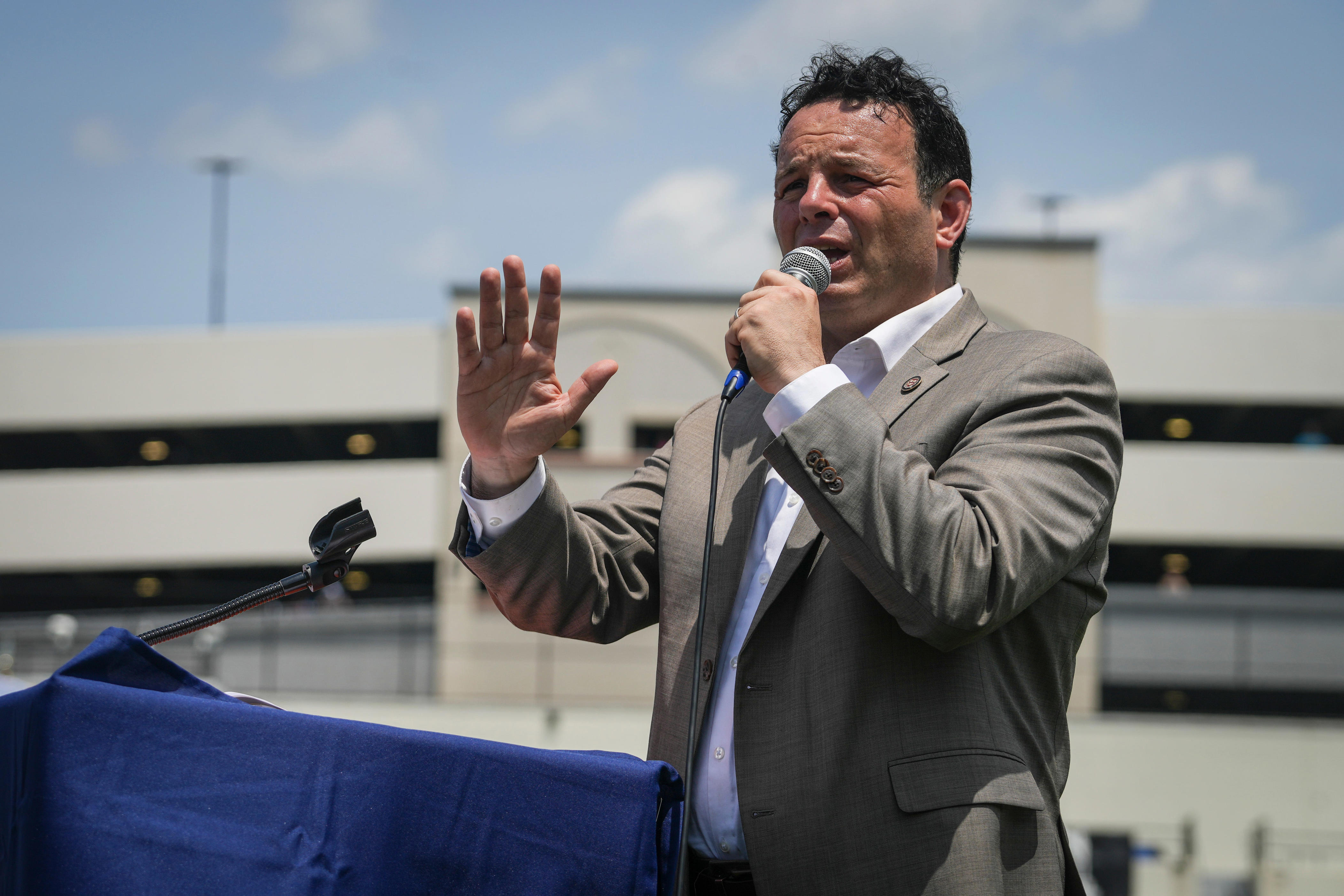 Paterson mayor must testify in suit by city official he tried to fire