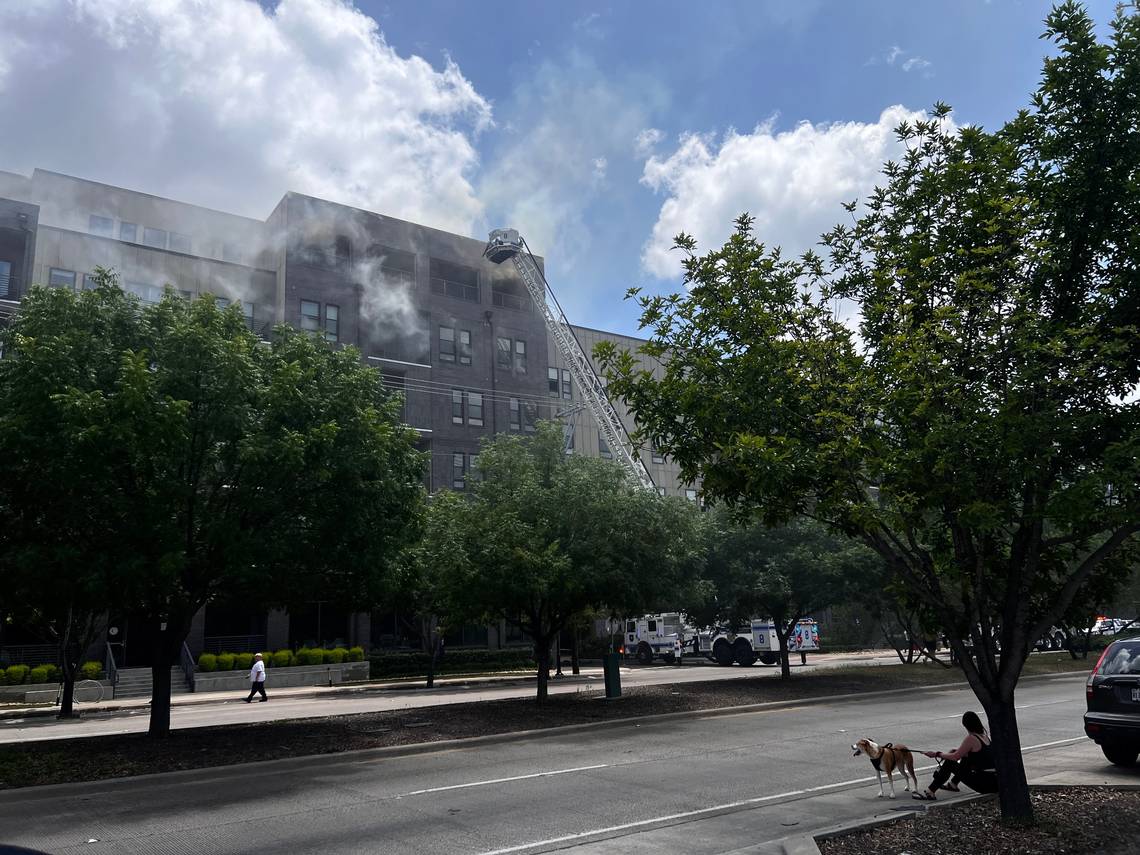 Fort Worth Fire Department battles 5-alarm apartment fire on Rosedale ...