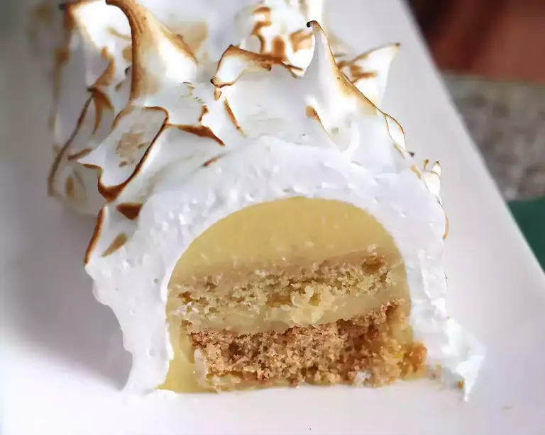 Tronco de Natal merengado, sabor limão