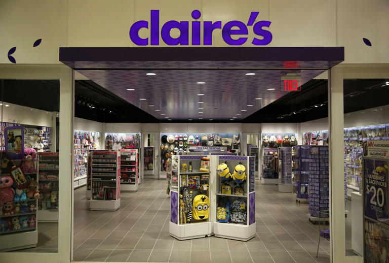 Elliott-Backed Claire’s Eyes Sale as Tariffs Hit Budget Jeweler