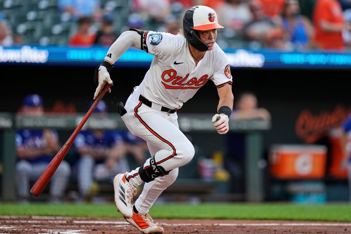 Rogers domina a Rangers y Holliday conecta jonrón de tres carreras en ...