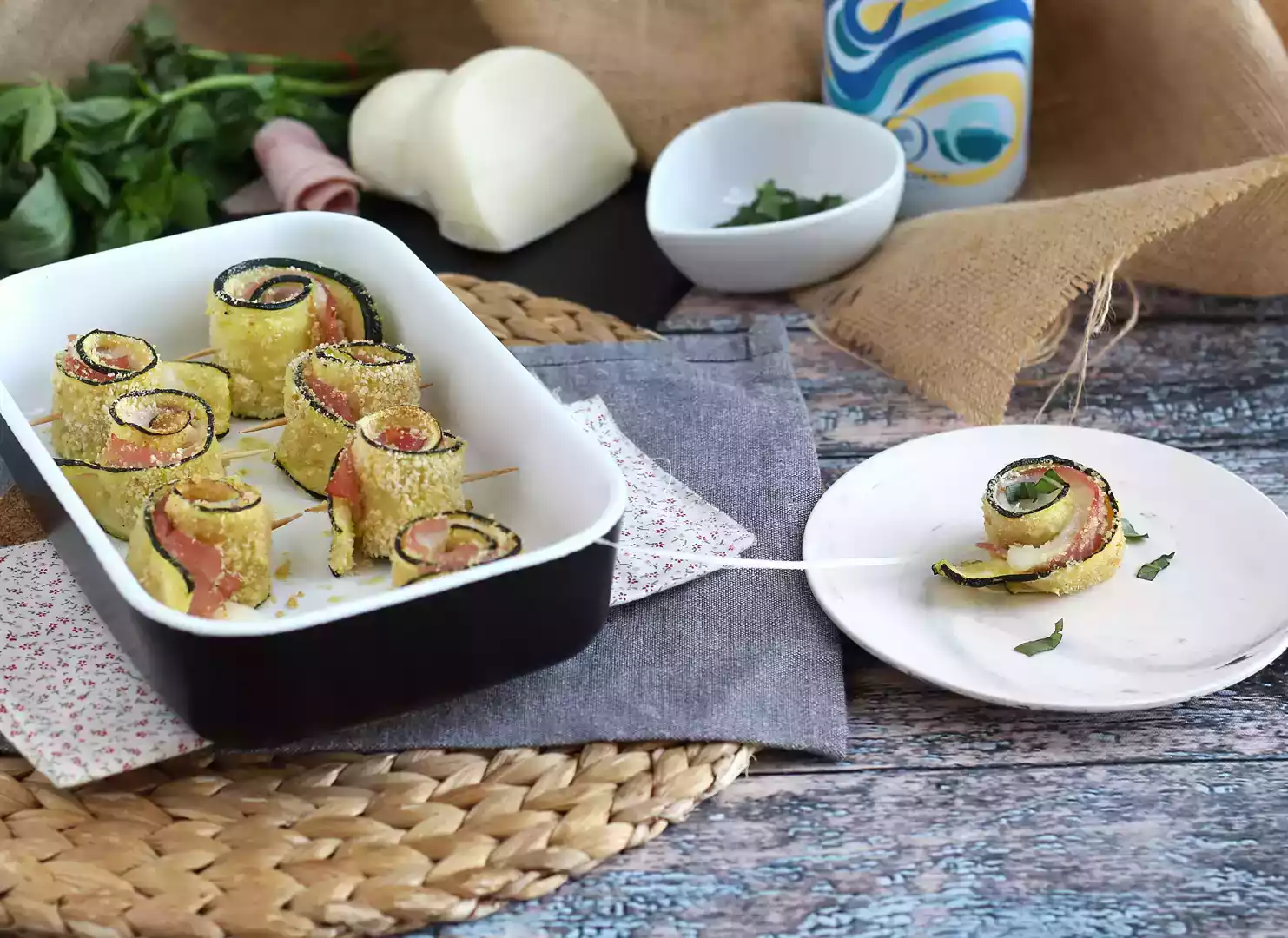 Baked zucchini rolls with ham and cheese!