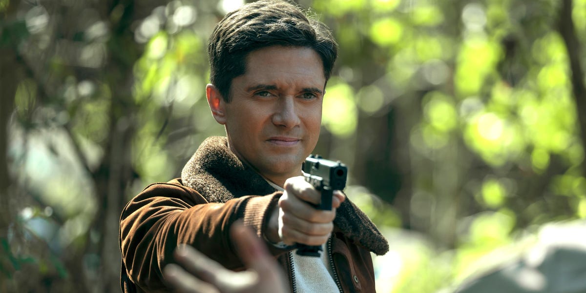 You Know Topher Grace From 'That '70s Show.' He's a Great Psychotic Villain in 'The Waterfront.'