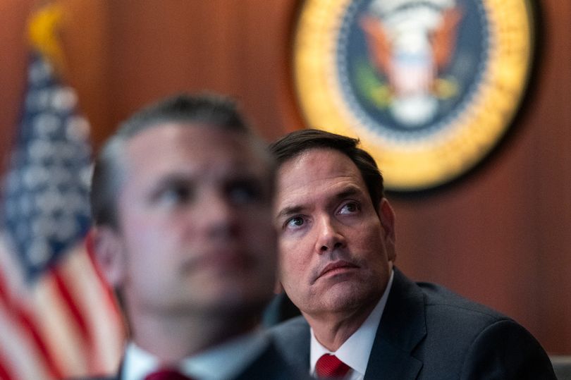 Body language expert weighs in on Marco Rubio's 'shuffling and ...