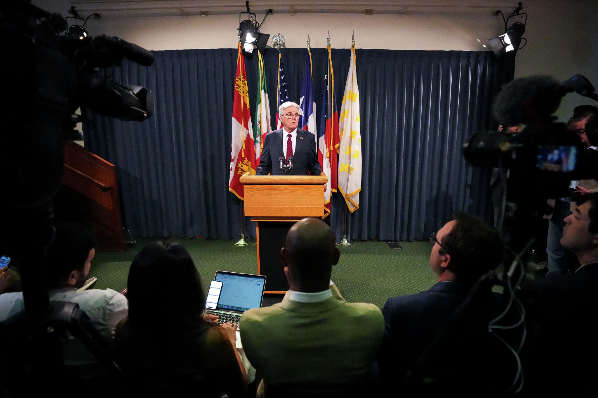 Dan Patrick won't support Abbott's call to regulate THC, setting up ...