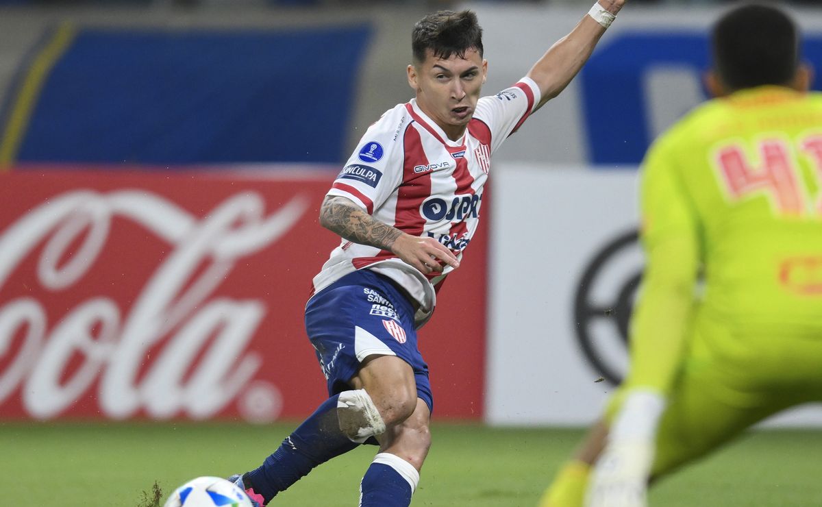 Refuerzo que busca U de Chile se aleja del Chuncho: en Argentina ...