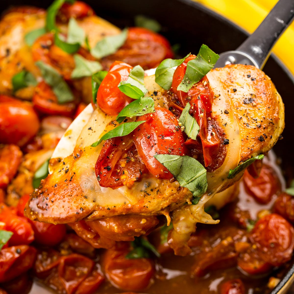 Caprese Chicken Is The Fresh Weeknight Dinner I Keep Coming Back To