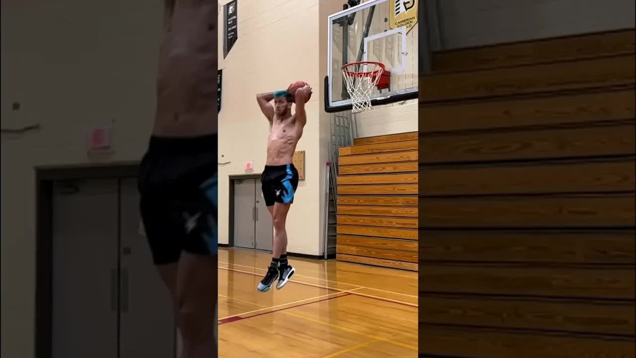 Amazing Basketball Dunk in Slow Motion