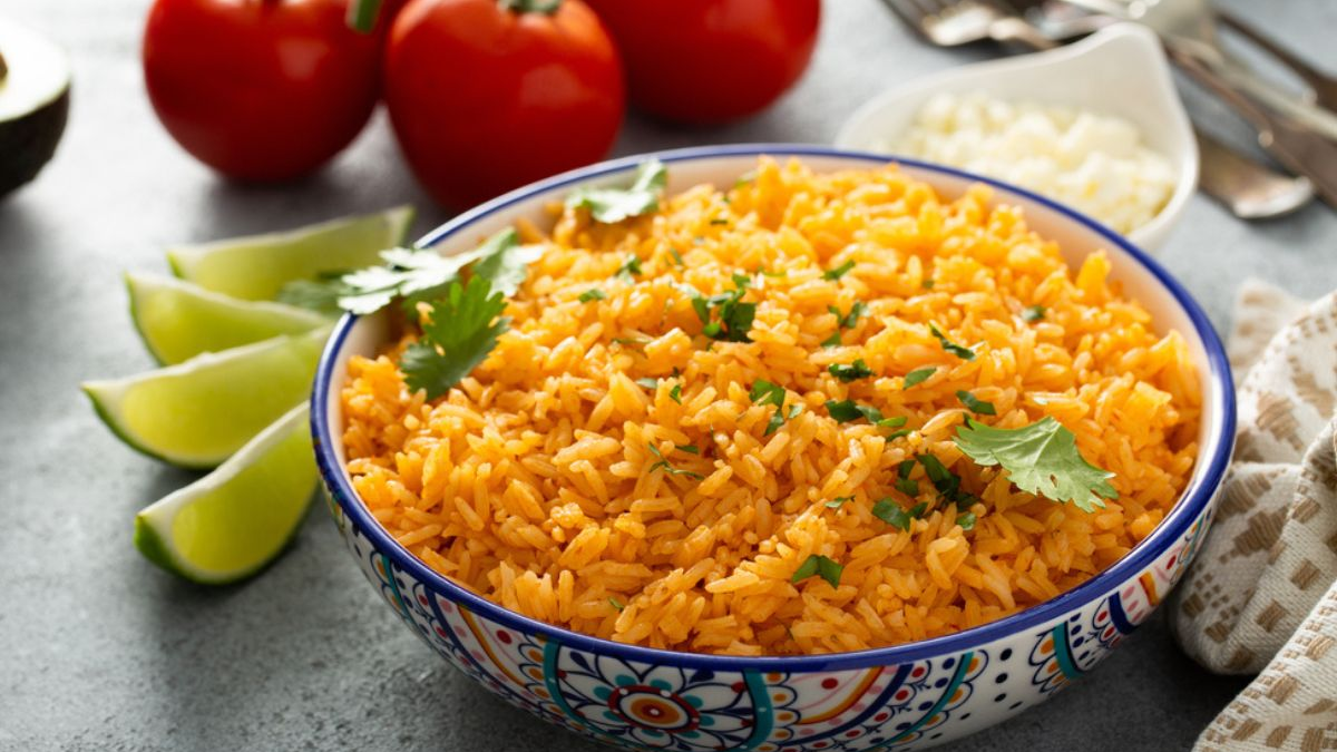 Receta de arroz rojo mexicano: tradicional, fácil y delicioso