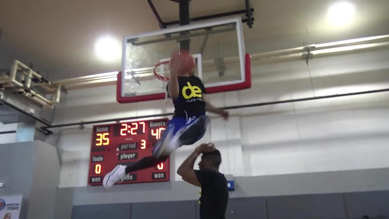 High School Basketball Game: Amazing Dunks & Cheerleaders