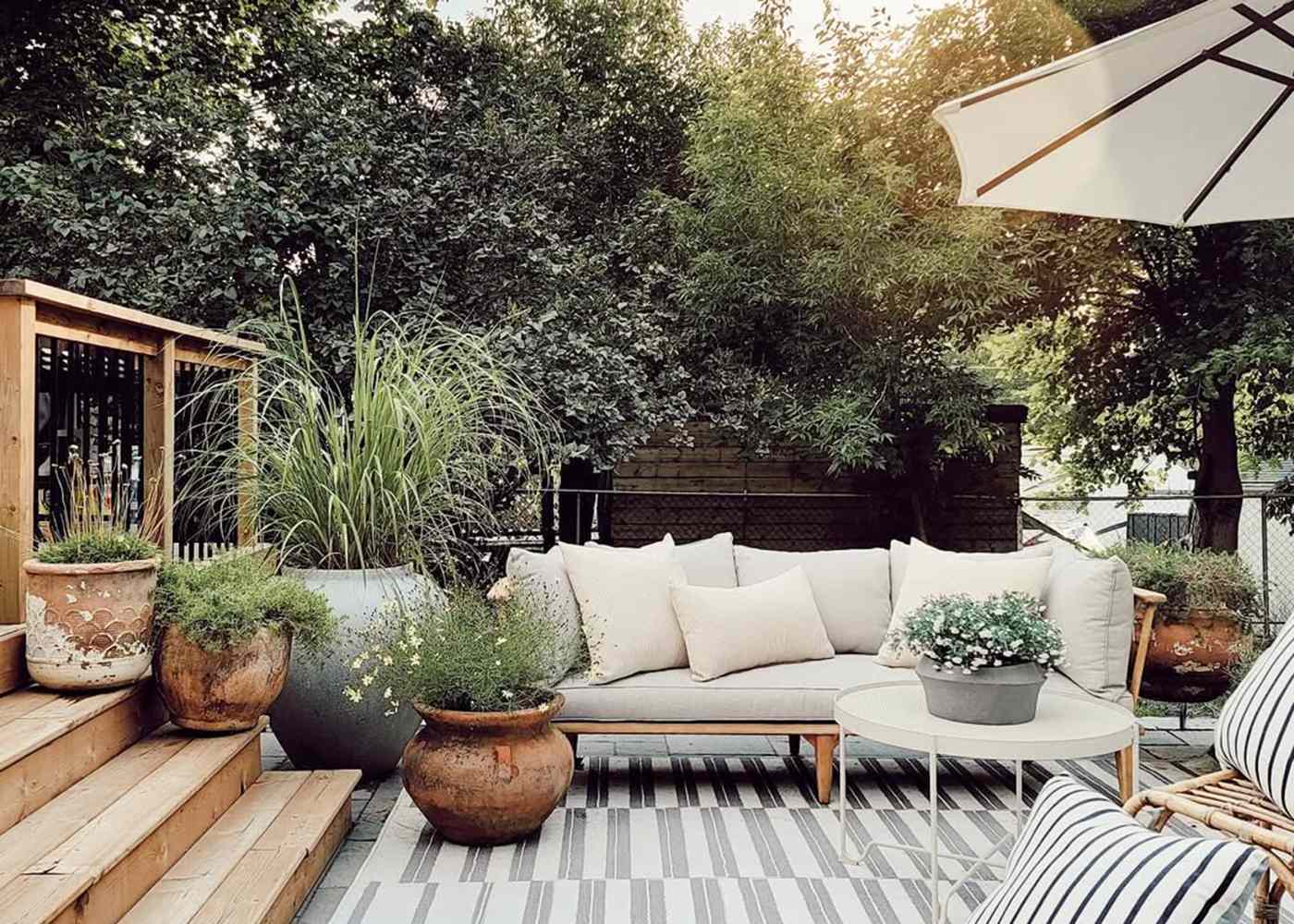 6 affordable patio makeover ideas that can make your outdoor space feel ...