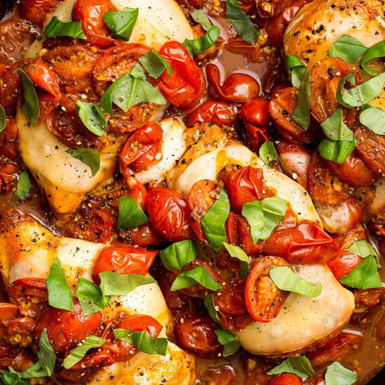 Caprese Chicken Is The Fresh Weeknight Dinner I Keep Coming Back To