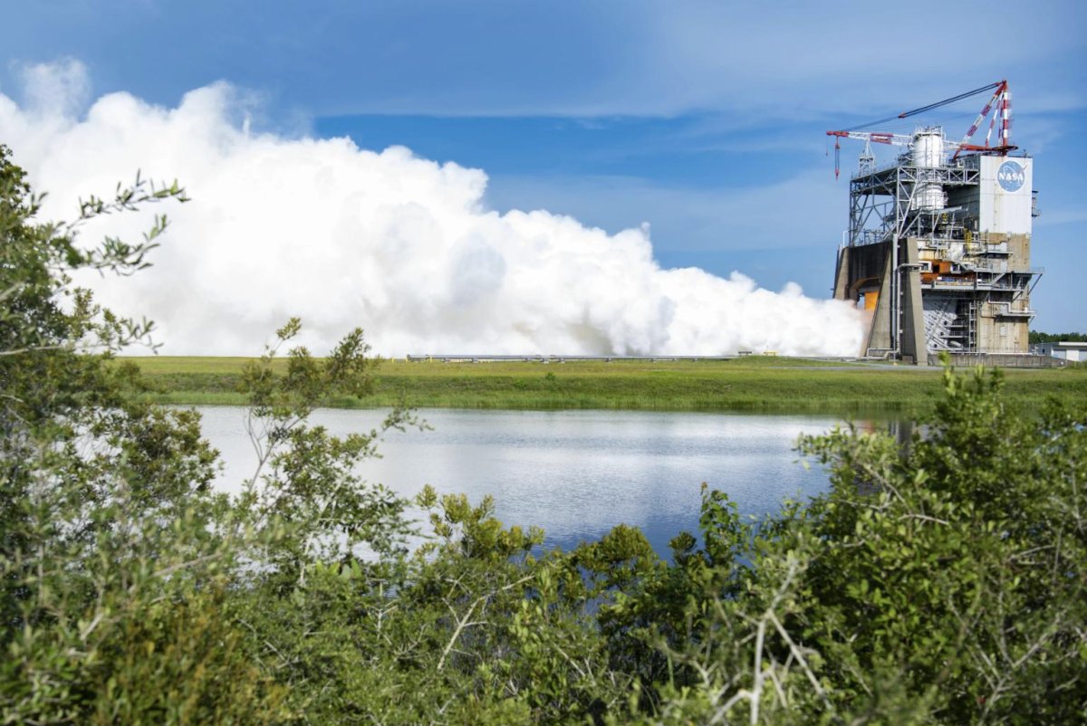 NASA completes full-duration 'hot fire' test of new RS-25 engine