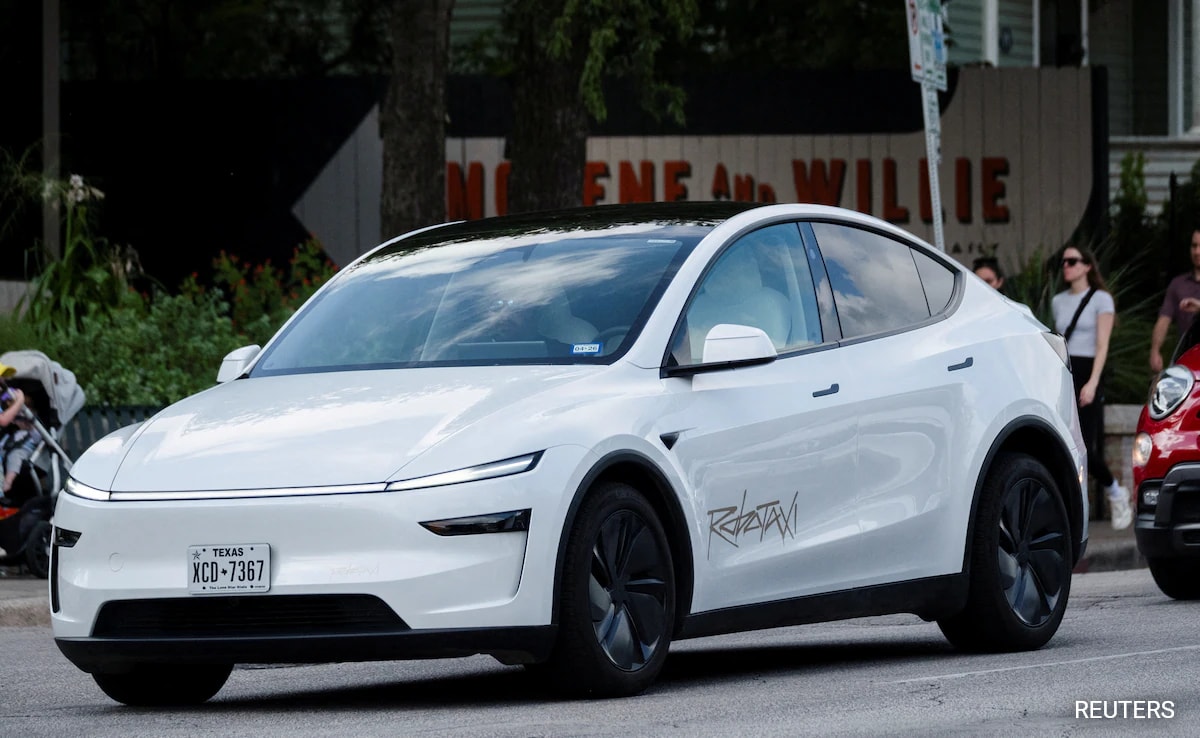 Tesla Robotaxi A Menace On Road? Caught Speeding, Driving In Wrong Lane