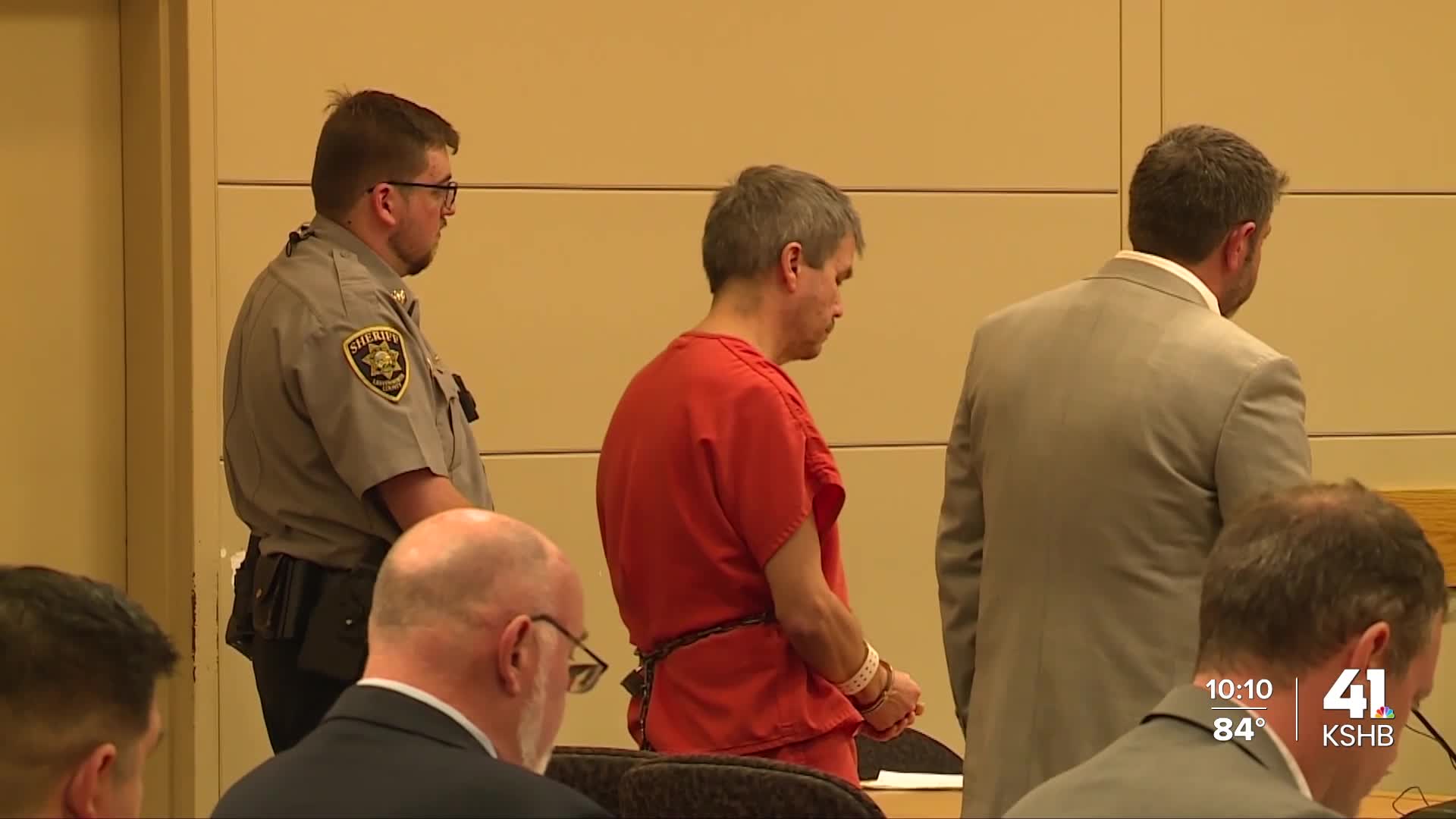 Court docs: District employees knew of Leavenworth teacher issues since ...