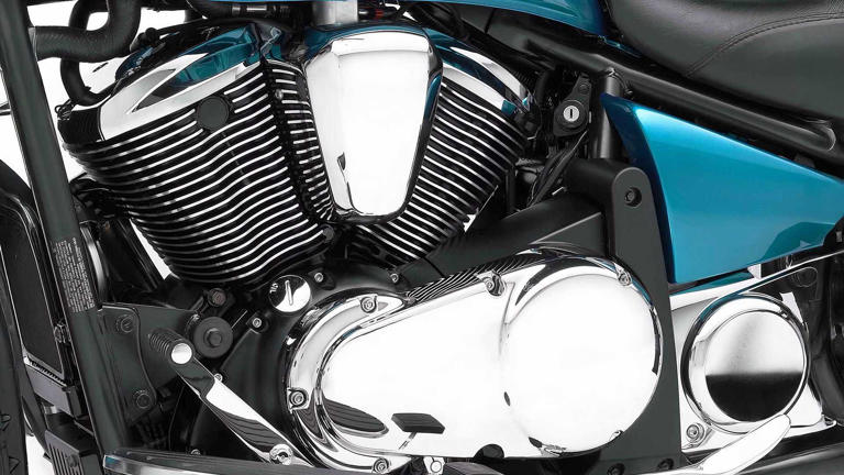 The Japanese power cruiser that quietly out-horsepowers Harley's Low ...
