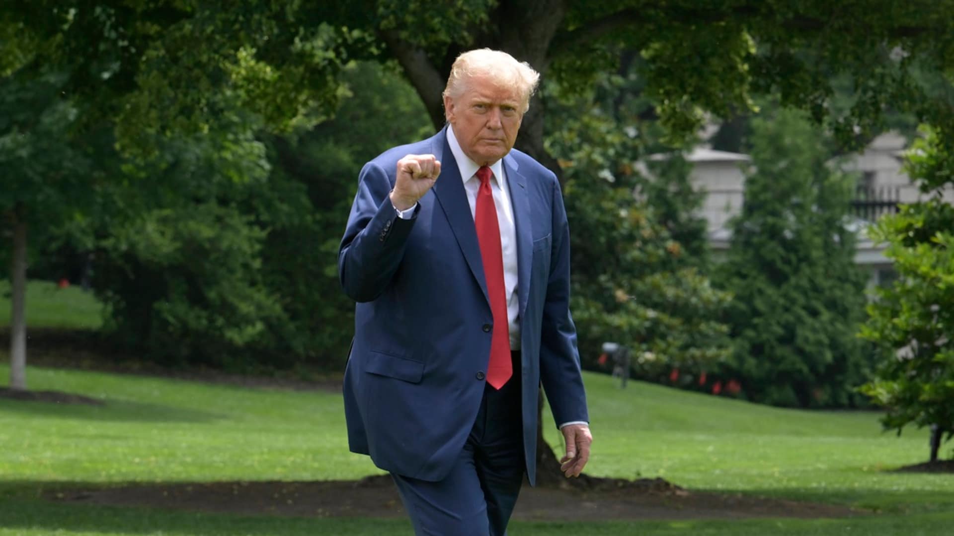 Jetzt darf Trump Migranten abschieben, wohin es ihm gefällt - Supreme ...