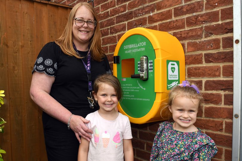 New defibrillator installed at children's nursery for community use