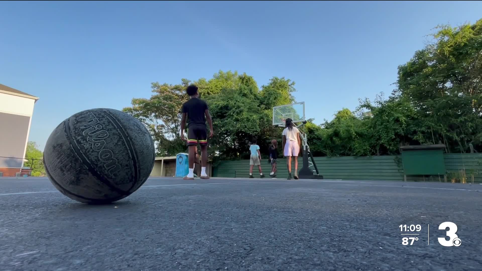 Hampton basketball program keeps kids active—and cool