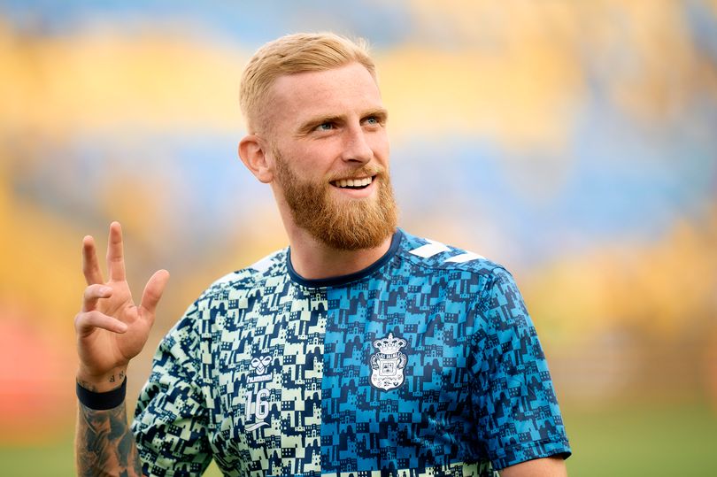Hull City face nervous Oliver McBurnie transfer wait as striker battle ...