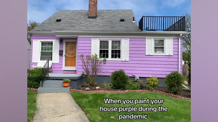 Woman Paints Her House, Then Gets An Unexpected Note