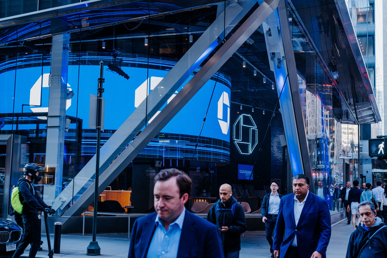 Big Banks, Worried About Being Trump’s Next Target, Race to Appease ...