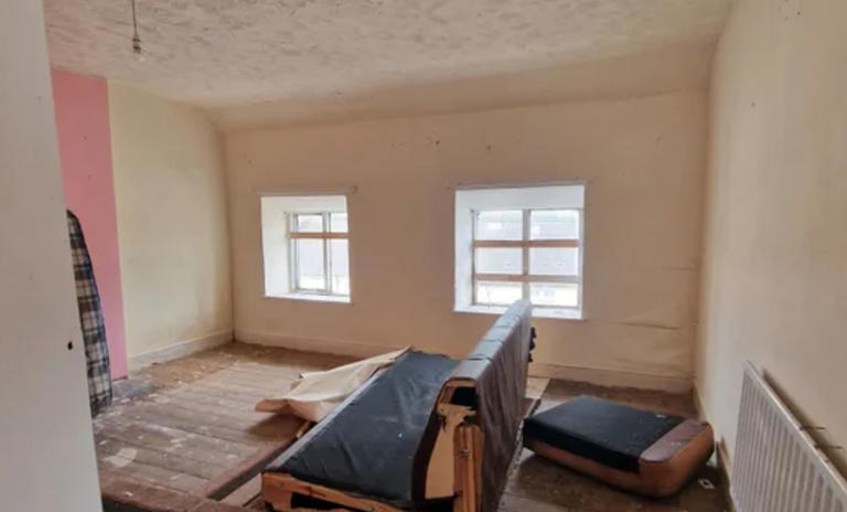 Cheapest houses Northern Ireland: Look inside 5-bed home for £25K in ...