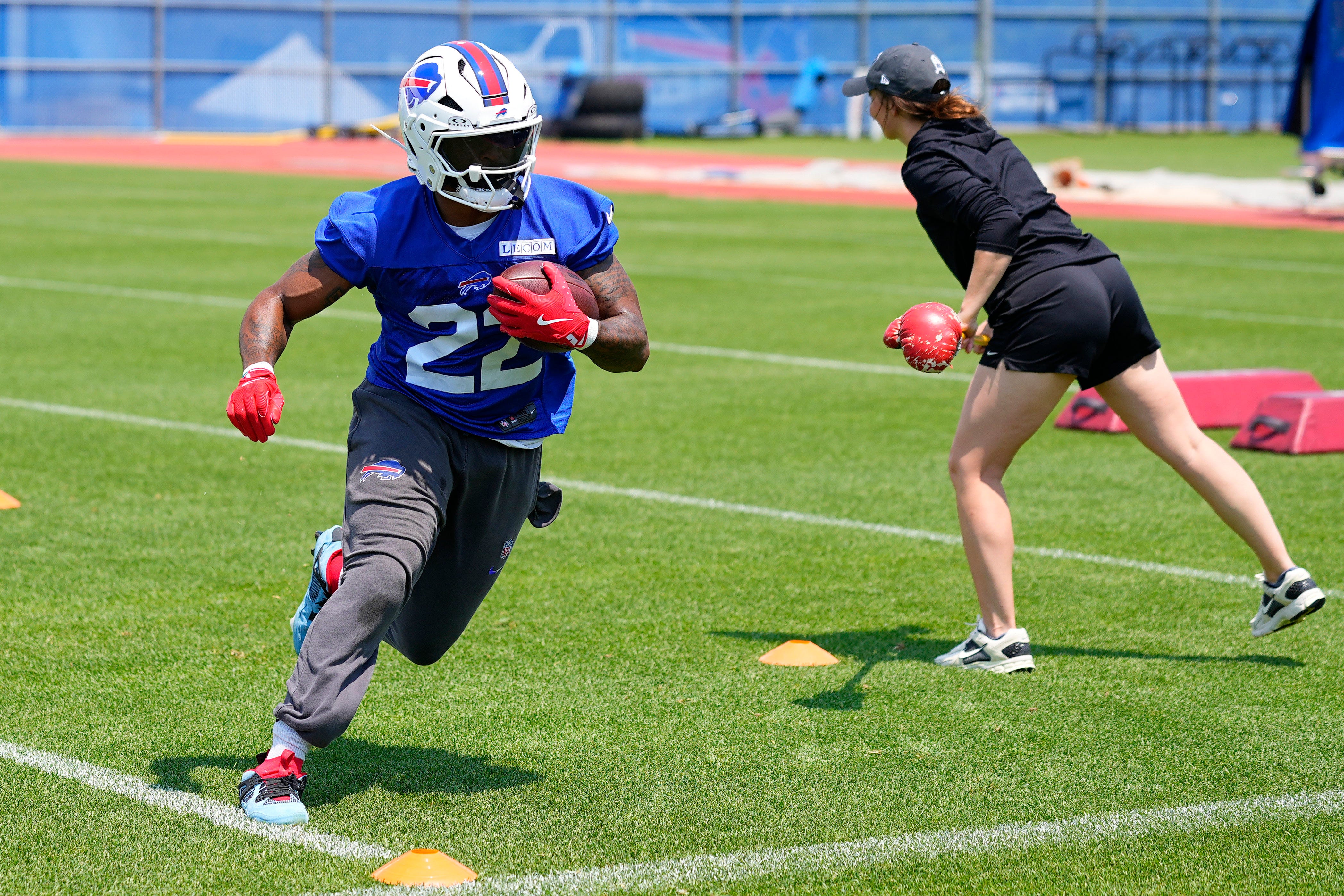 WATCH: Bills' Ray Davis and his incredible journey to the NFL