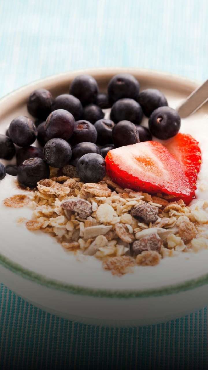 6 Healthy Snacks Under 100 Calories Perfect For Fitness Freaks