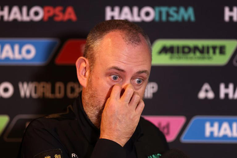 Mark Williams launches white ball off the table with bizarre shot at ...