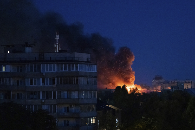 OPINION: As Dangers Rise Elsewhere, Americans Tire of Russia-Ukraine ...