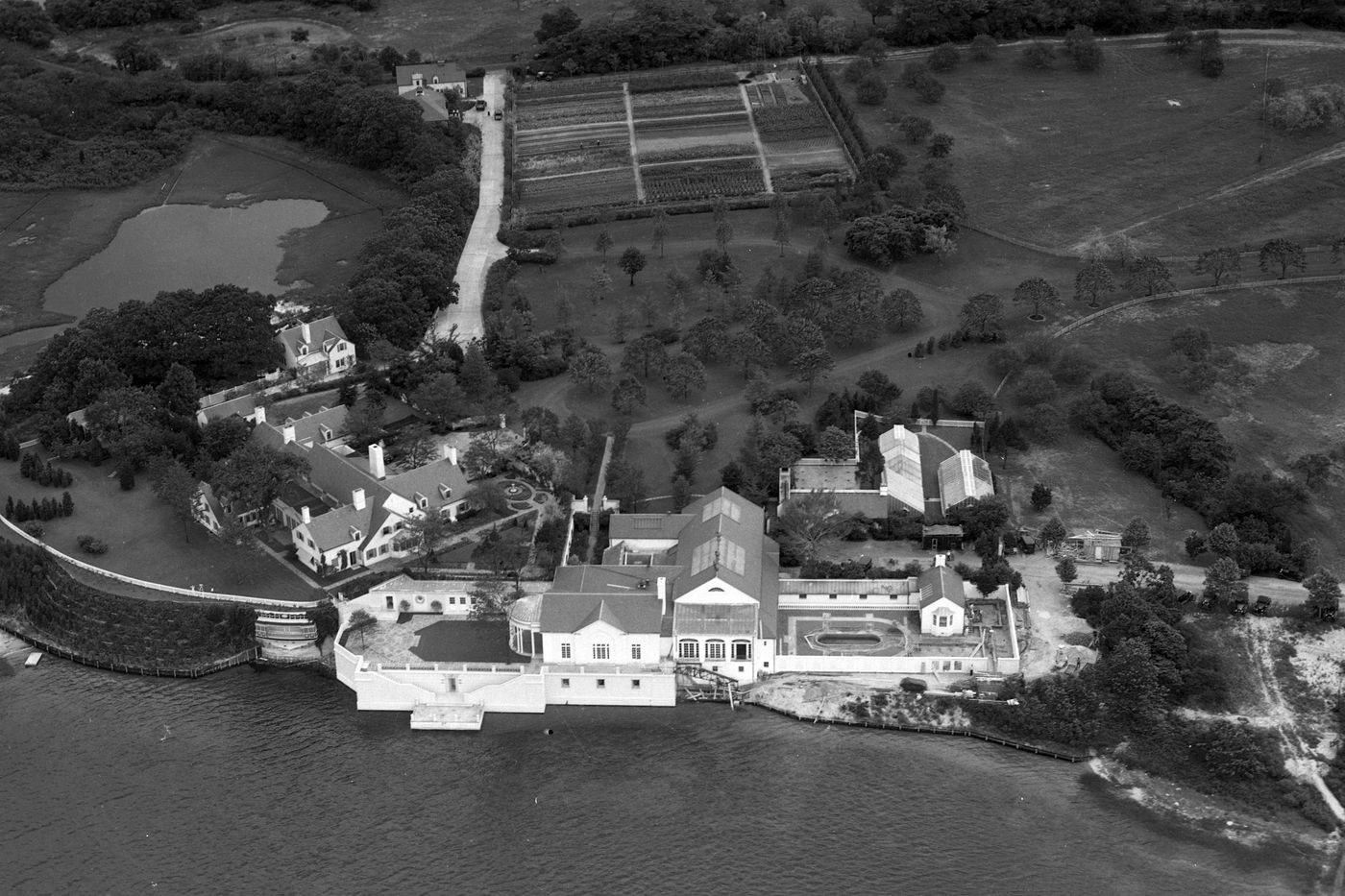 Who Is the Countess Living in the Port of Missing Men?