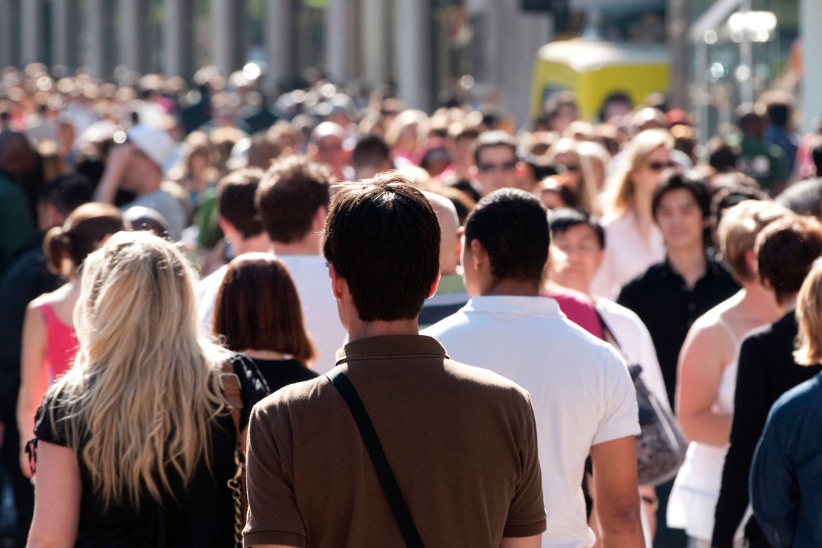 UK population projected to grow at slower rate because of drop in migration