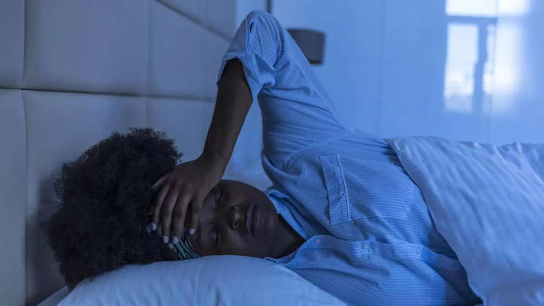 What are hypnic jerks? The weird reason you might think you’re falling ...