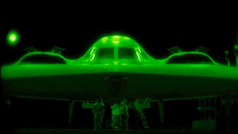 Vídeo: US Releases Footage of Secret B-2 Bomber Operation Against Iran