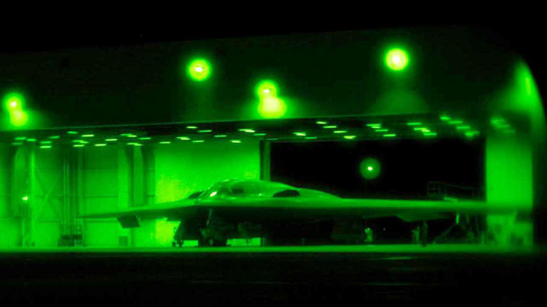 Vídeo: US Releases Footage of Secret B-2 Bomber Operation Against Iran