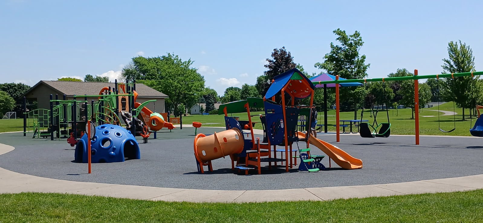 This Little Chute playground just got a new splash pad | Slide Guide