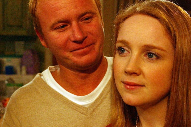 Coronation Street fans speechless as 2000s legend 'returns' 14 years ...