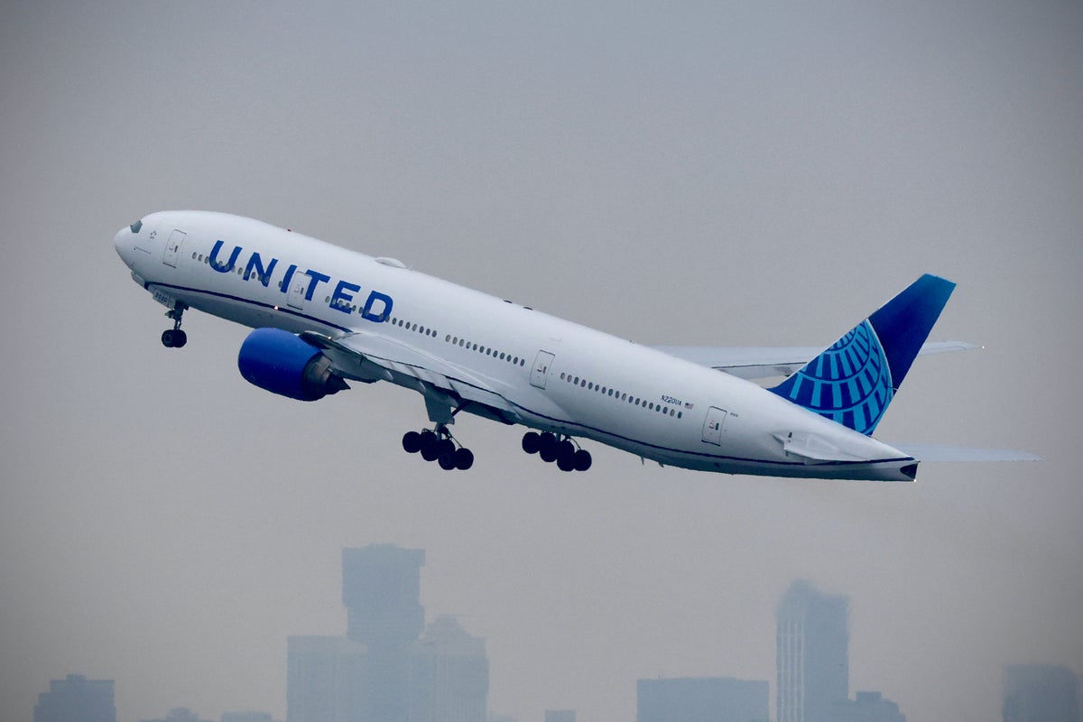 United Airlines supervisor allegedly told Black employee to ‘go fetch ...