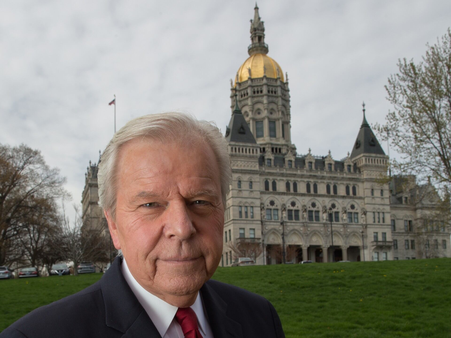 Connecticut leaders mourn the passing of WTNH political reporter Mark Davis