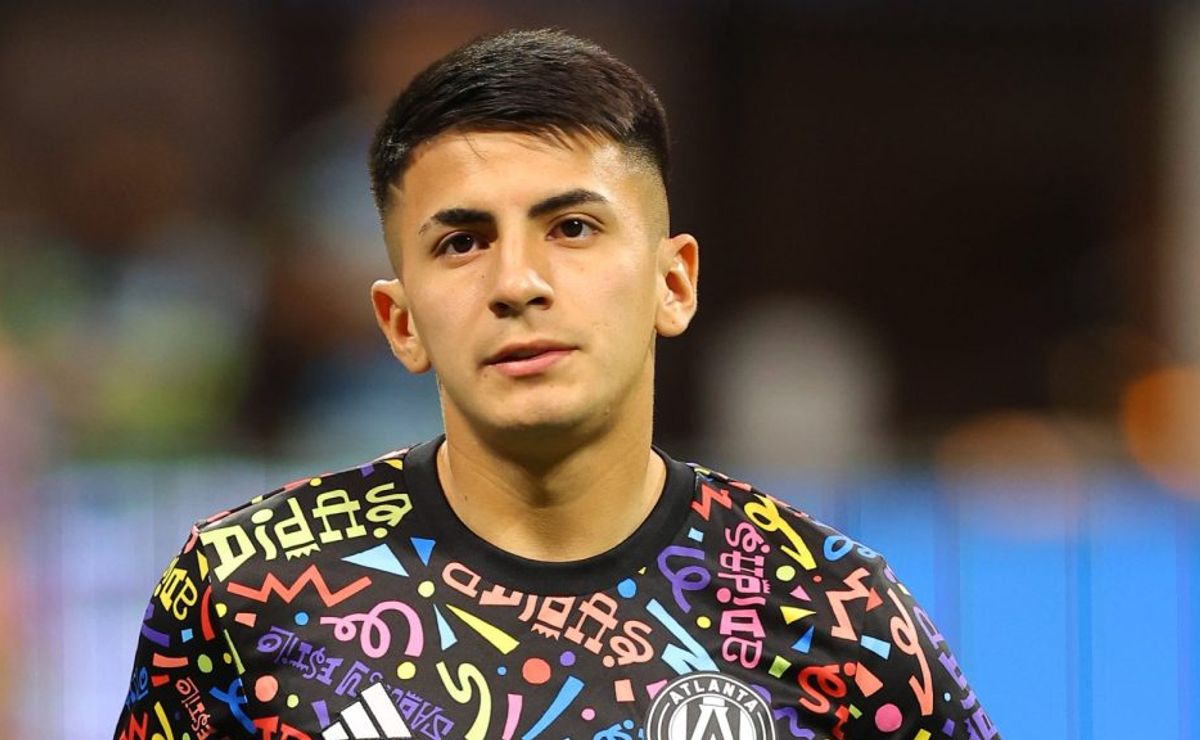 Inesperado: Riquelme quiso a Thiago Almada para Boca en 2024 y ahora ...