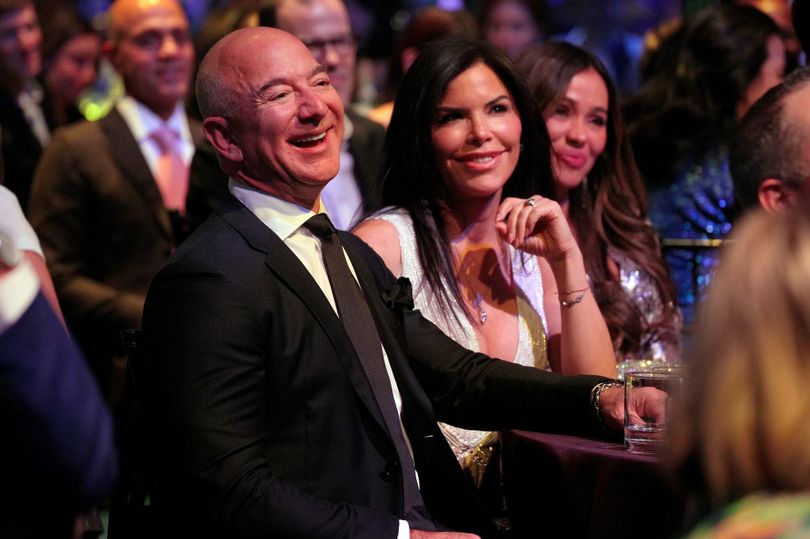 Jeff Bezos and Lauren Sánchez 'hosting pajama party' during extravagant ...